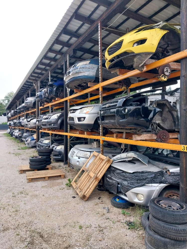 Osiguraci zraka vode bmw e87 e90 e91 - Kućišta osigurača i osigurači za ...