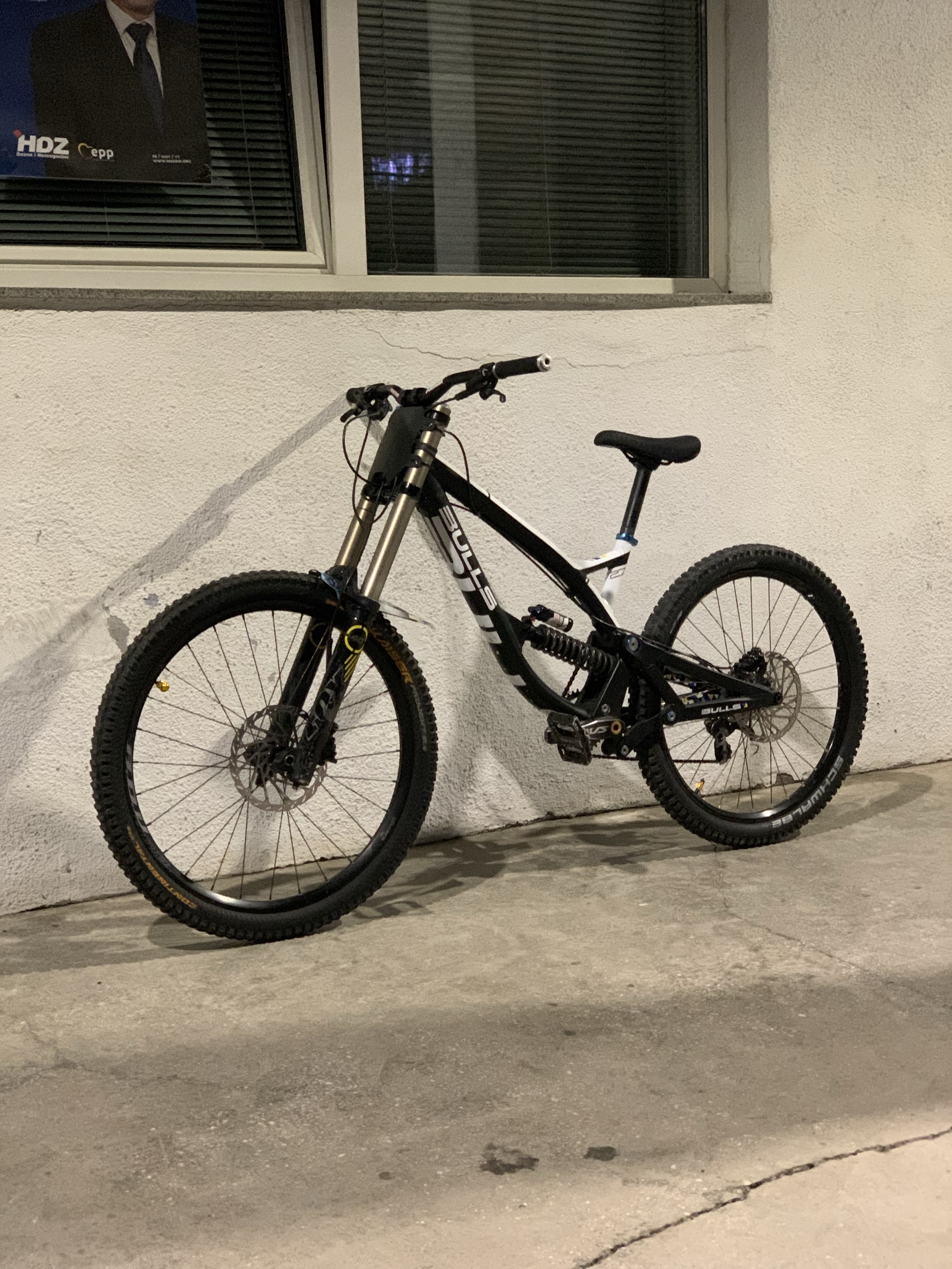 Kona Stinky Deluxe ram Downhill Enduro - Ramovi/Kosturi za bicikle - OLX.ba