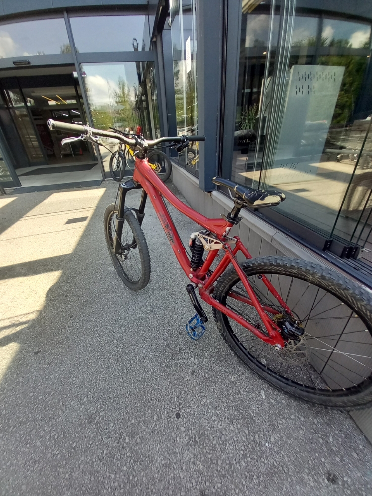 Biciklo iron horse 7 point 5 downhill full suspension - Bicikli - OLX.ba