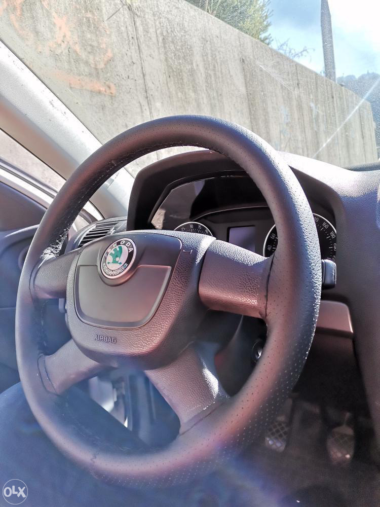 KOZNA PRESVLAKA NAVLAKA ZA VOLAN VOLANA PRAVA KOŽA - Autopresvlake - OLX.ba