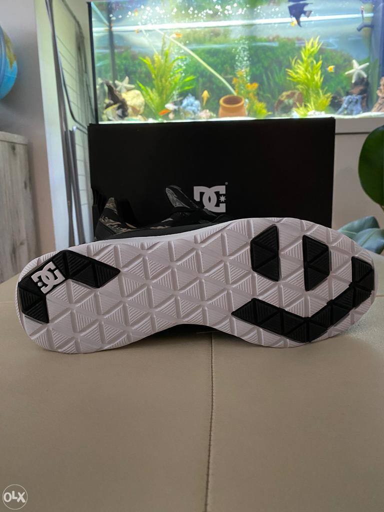 *DC Shoes* Patike vl.42,43 i 44 - Tene/Patike - OLX.ba