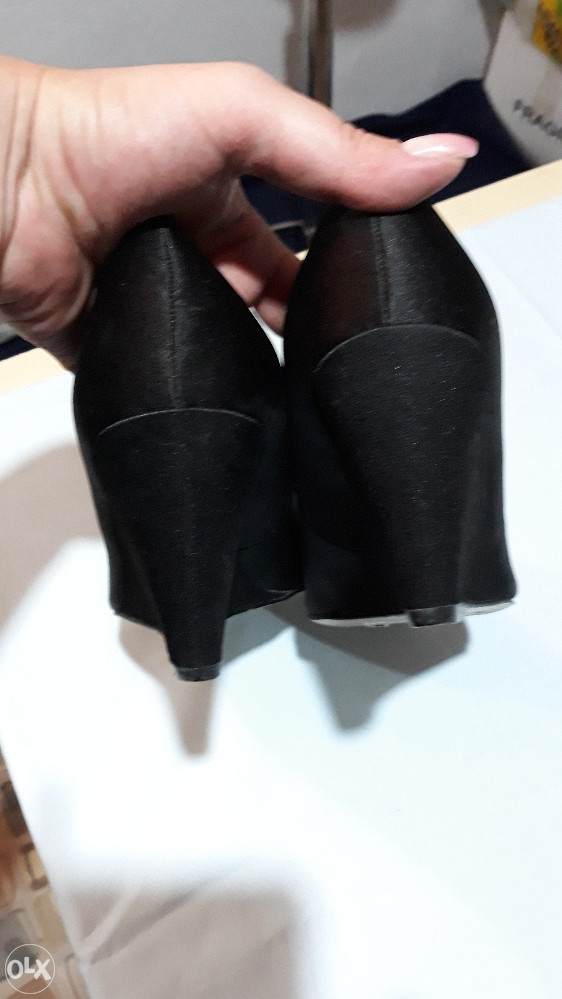 Zenske polusandale puna peta 39 vel.Vera Pelle 25 cm ga - Cipele i Gležnjače - OLX.ba