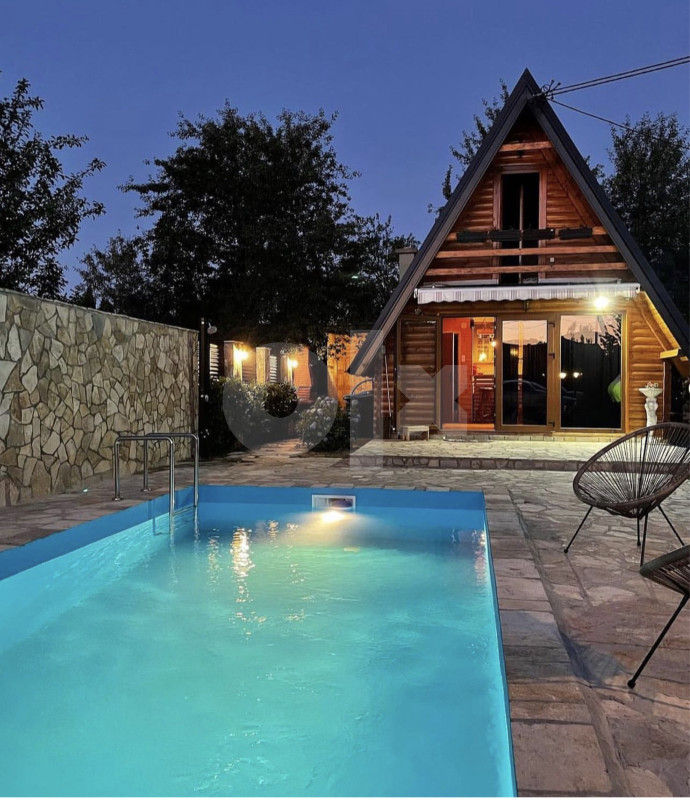 Vikendica sa bazenom Slatina Banja Luka Laktasi - Vikendice - OLX.ba