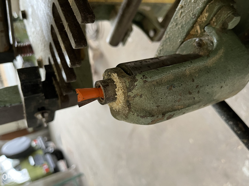 Cink spoj masina za kosnice lastin rep - Za obradu drveta - OLX.ba