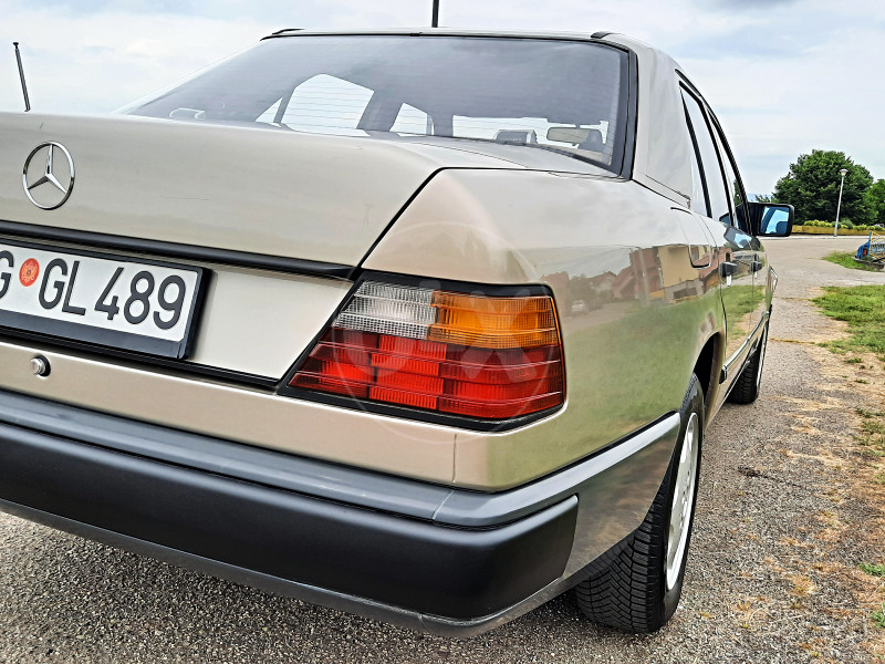 Mercedes-Benz 250 D W124 *OLDTIMER* 169.000 km - Automobili - OLX.ba