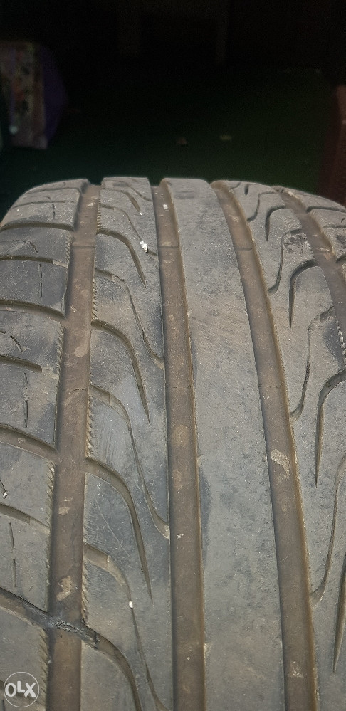 Gume za auto 2 kom. - Gume - OLX.ba