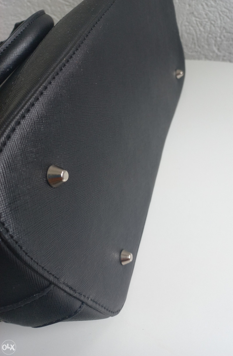 Zenska torba / tasna / torbica crna - Casual torbe - OLX.ba