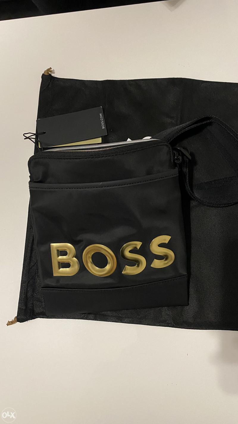 HUGO BOSS TORBICA TORBA MODEL 2023 ORGINAL 100% - Torbe - OLX.ba