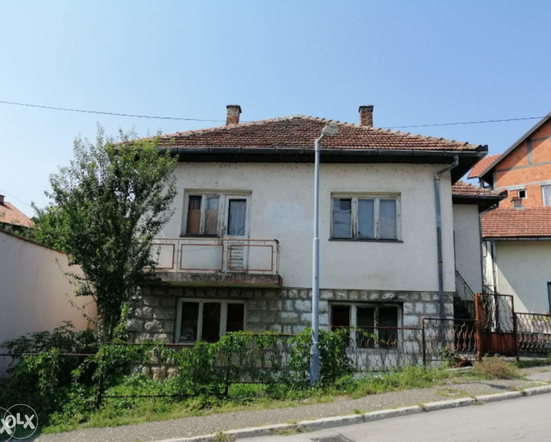 Kuca u centru Doboja, kod pijace, ukupno 172m2, AKCIJA - Kuće - OLX.ba