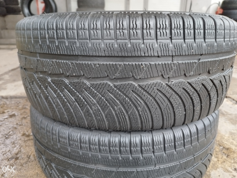 2 polovne zimske gume 235 45 17 Michelin R17 - Gume - OLX.ba