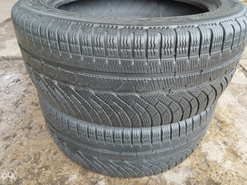2 polovne zimske gume 235 45 17 Michelin R17 - Gume - OLX.ba