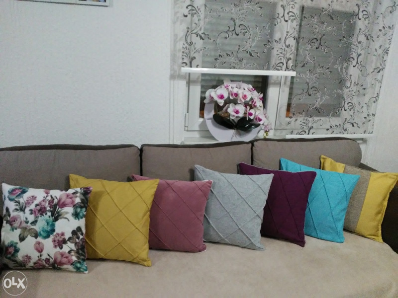 Jastuci ukrasni - Jastuci - OLX.ba