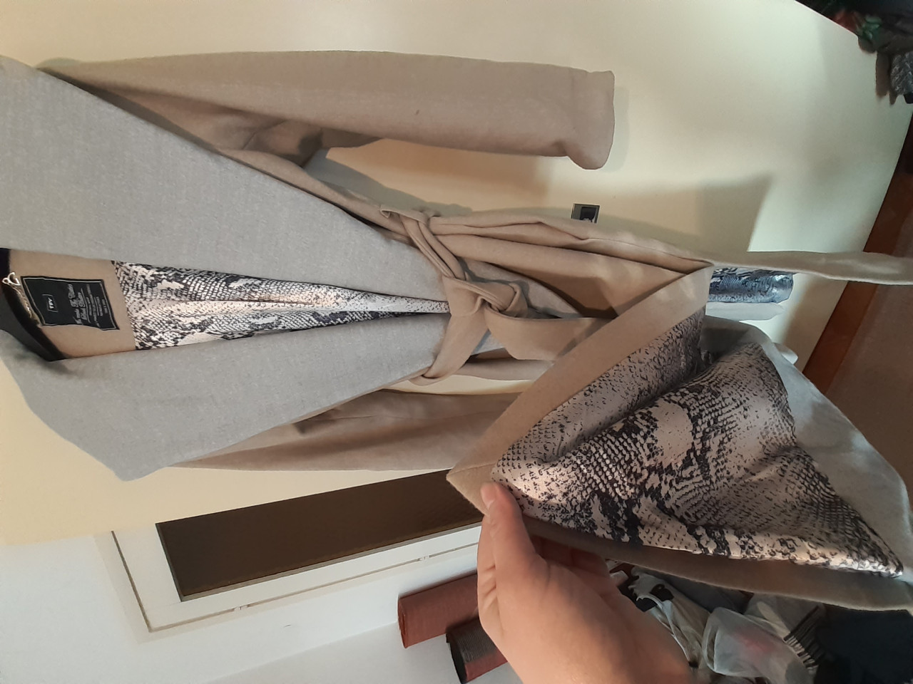 TFY kaput, nov, jednom obucen - Jakne kaputi i mantili - OLX.ba