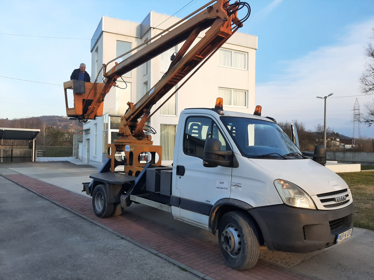 Kamion sa korpom-dizalicom - Teretna vozila - OLX.ba