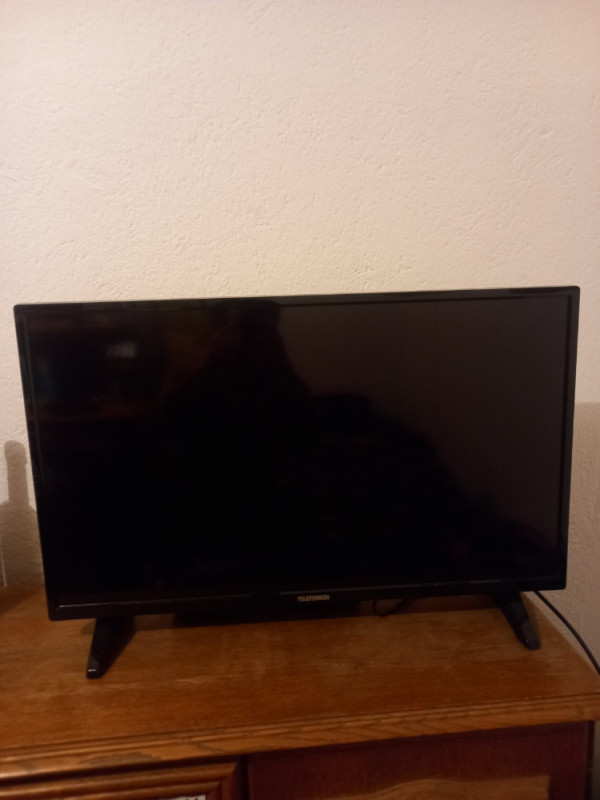Nov Telefunken TV 32 - LCD - OLX.ba