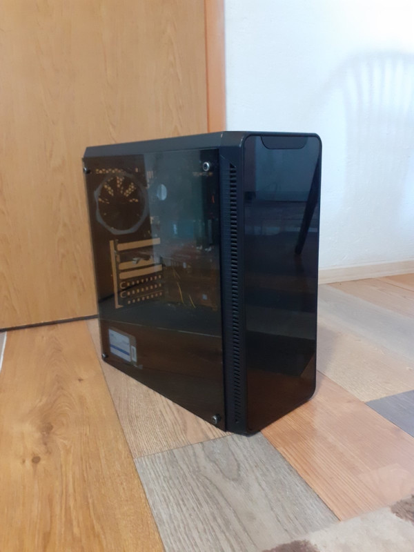 Računar,MS aquarius pro rgb gaming kućište - Desktop Računari - OLX.ba