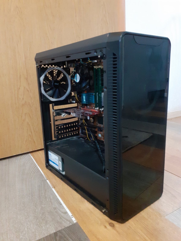 Računar,MS aquarius pro rgb gaming kućište - Desktop Računari - OLX.ba