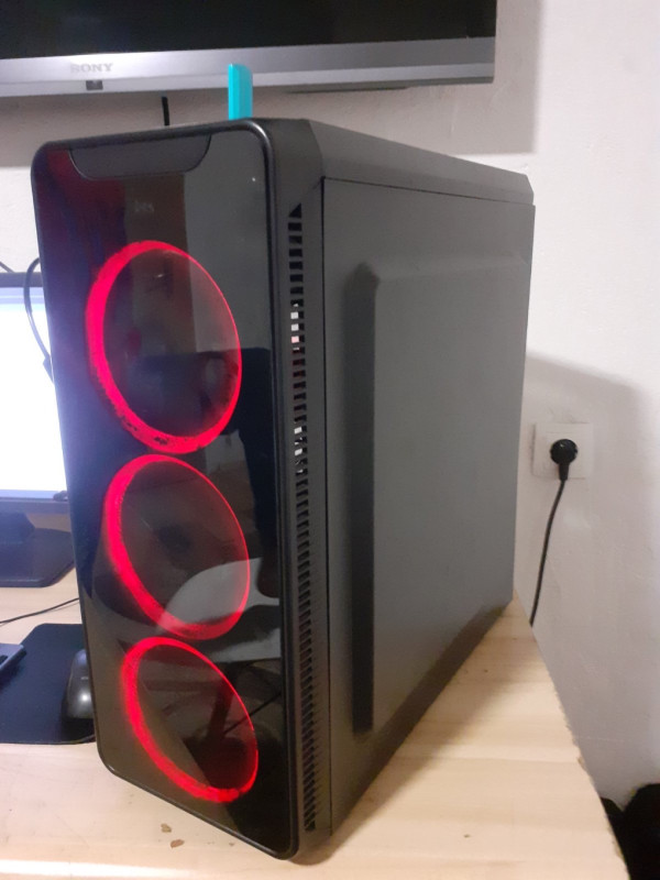 Računar,MS aquarius pro rgb gaming kućište - Desktop Računari - OLX.ba