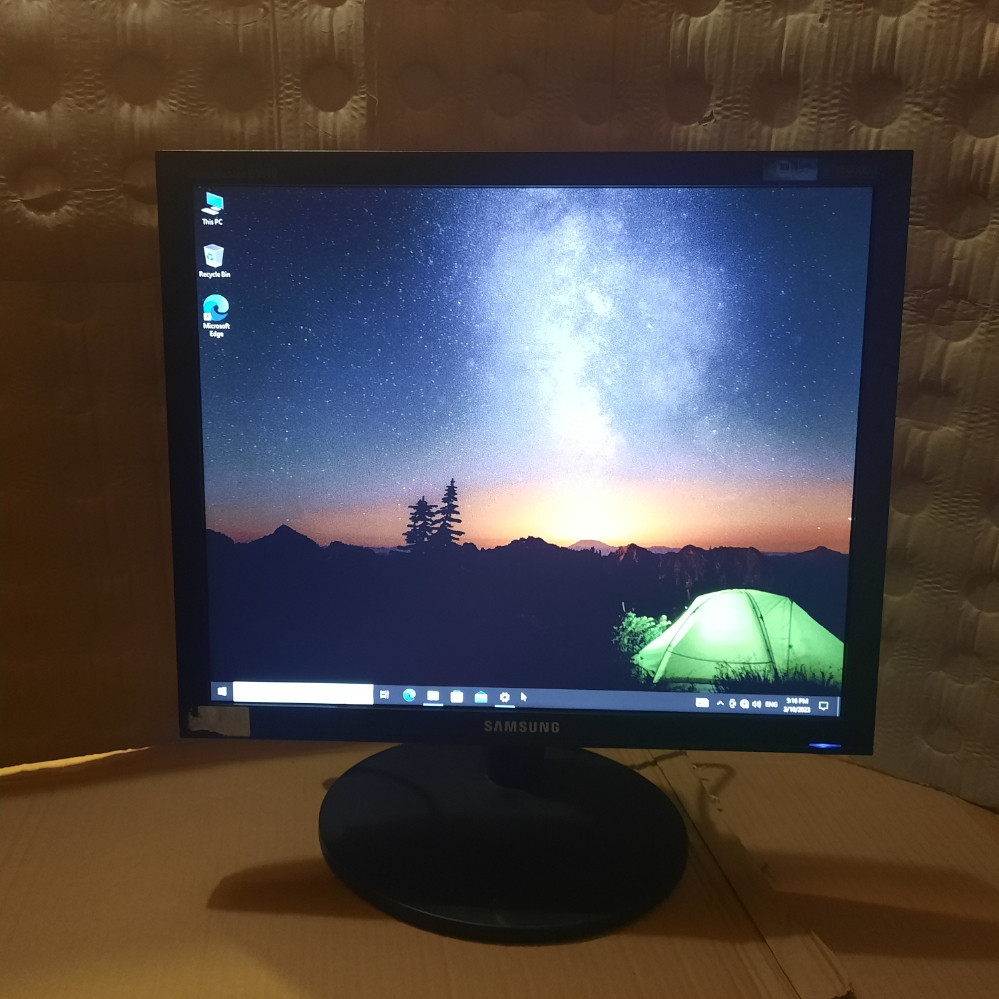 SAMSUNG 19" 5ms LCD Monitor - Monitori - OLX.ba