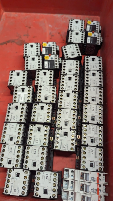 ELEKTRO OPREMA KONTAKTORI MOELLER ABB EATON - Ind. sklopke i prekidači - OLX.ba