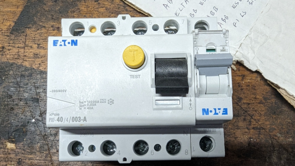 ELEKTRO OPREMA KONTAKTORI MOELLER ABB EATON - Ind. sklopke i prekidači - OLX.ba