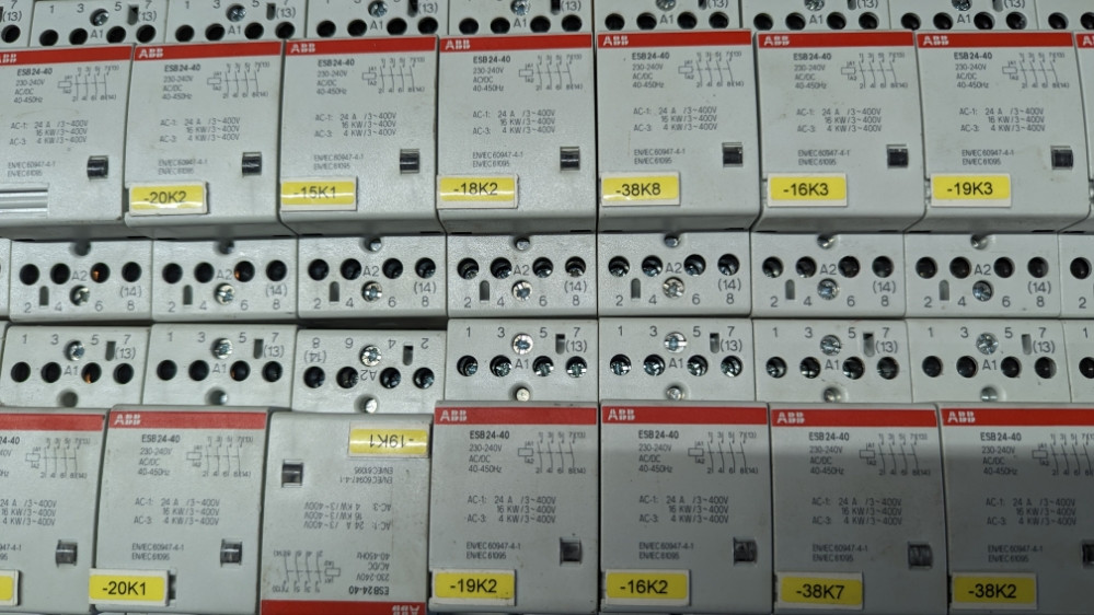 ELEKTRO OPREMA KONTAKTORI MOELLER ABB EATON - Ind. sklopke i prekidači - OLX.ba