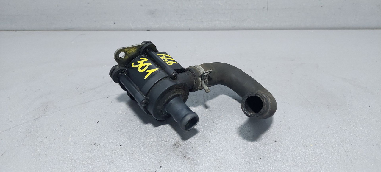 31338211 518705000 POMOCNA PUMPA VODE VOLVO V70 > 1 - Pumpe - OLX.ba