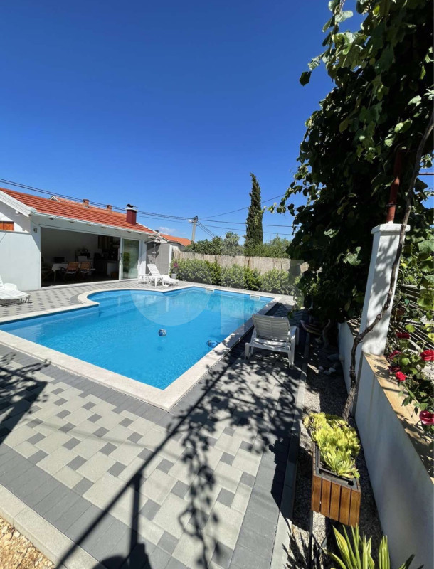 Kuća sa bazenom - Blagaj, Mostar - Kuće - OLX.ba