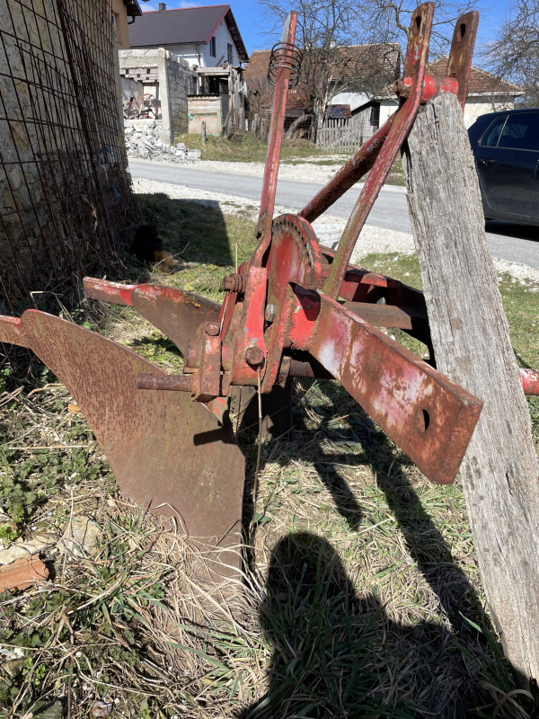 Plug za traktor - Plugovi - OLX.ba