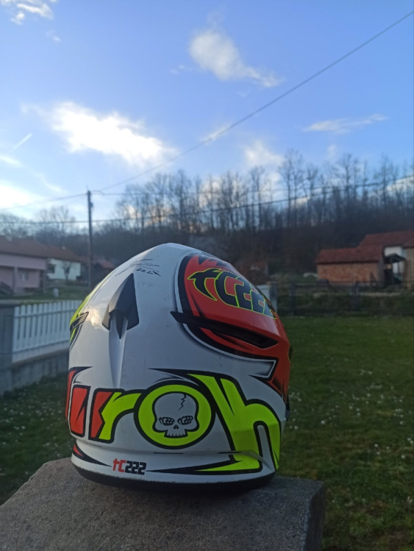 Kaciga za motor - Kacige - OLX.ba