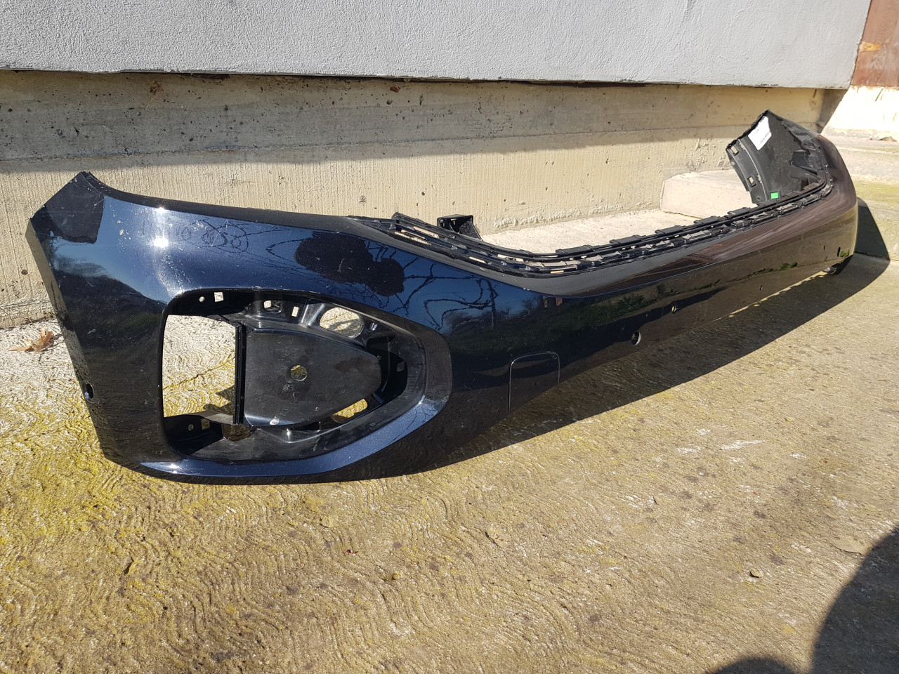 PREDNJI BRANIK T-ROC - 2GA 807 221 - Branici/Karambolke i spojleri - OLX.ba