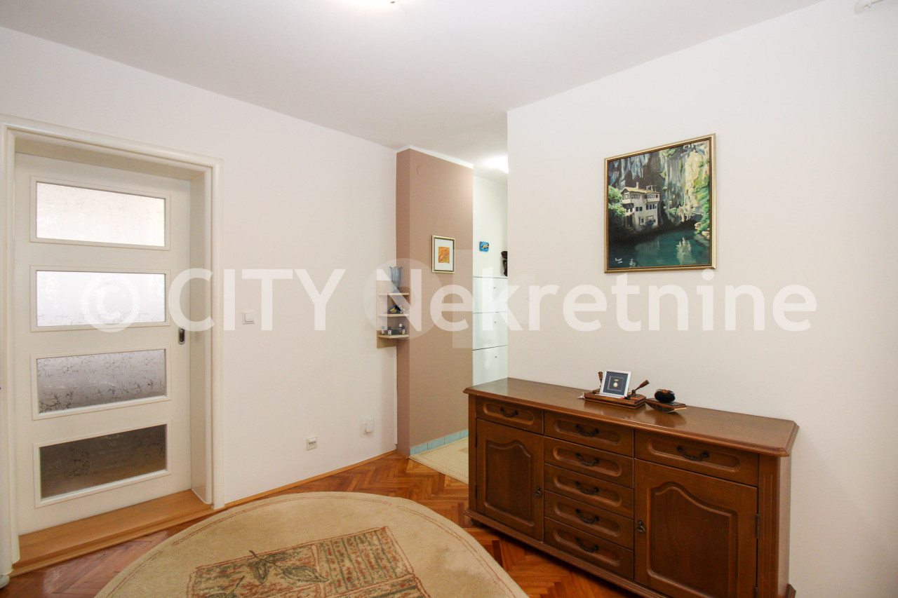 Trosoban stan - Centar - Višnjik - 76 m2 - Stanovi - OLX.ba