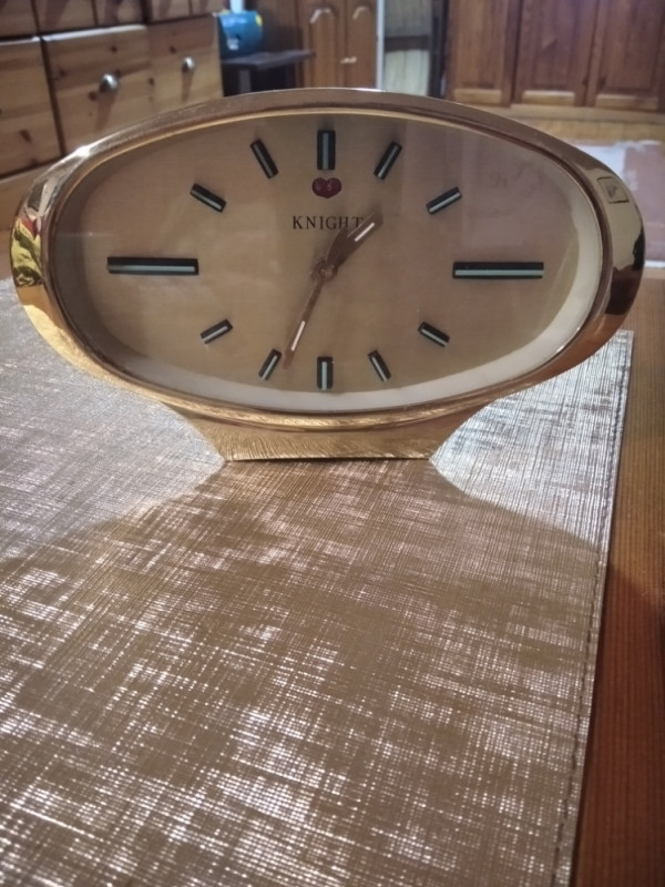 Retro sat-budilnik iz 70-ih KNIGHT,fosforne kazaljke - Nakit i satovi ...