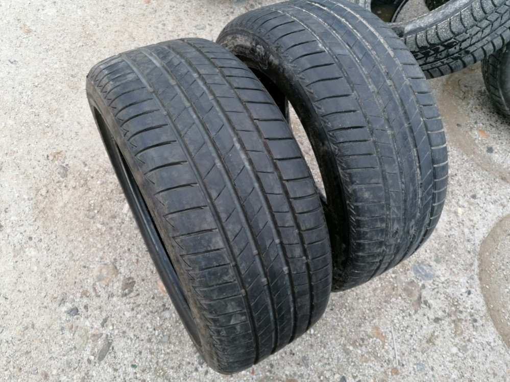 Ljetne gume 235 45 17 Bridgestone 2 komada 2022god - Gume - OLX.ba