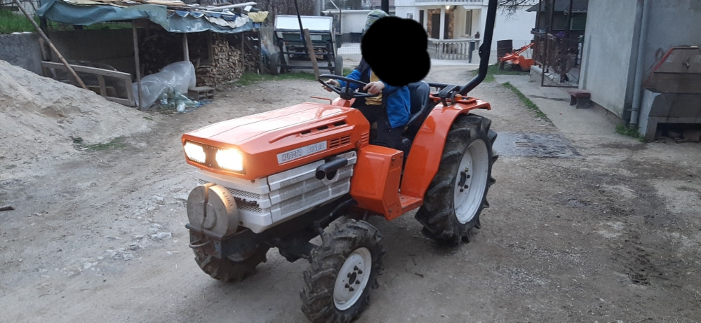Kubota 4x4 mali traktor - Traktori - OLX.ba