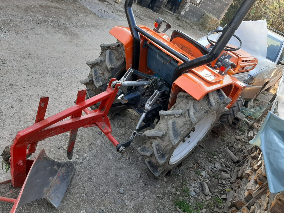 Kubota 4x4 mali traktor - Traktori - OLX.ba