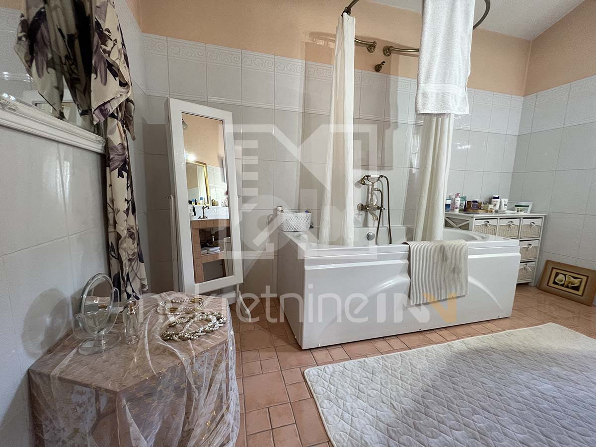 Prodaje se Vila u blizini Starog mosta u Mostaru - Kuće - OLX.ba