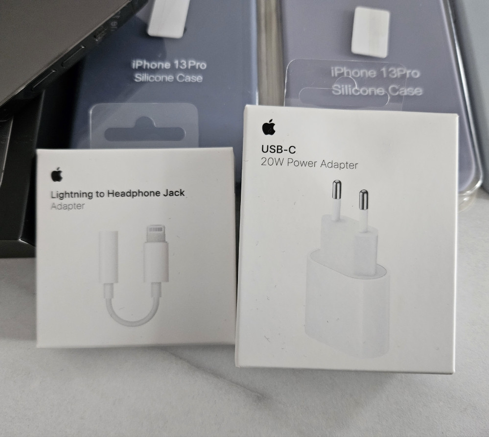 IPhone 13 Pro 128gb + spyglass + maskice + punjac - Mobiteli - OLX.ba