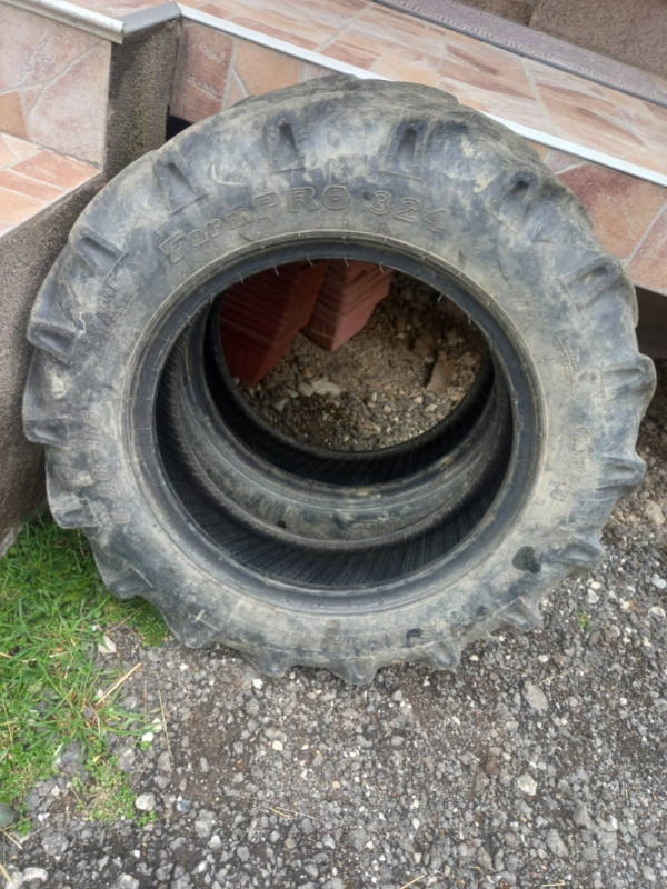 Traktorske gume 6.00-16 - Gume i felge za traktore - OLX.ba