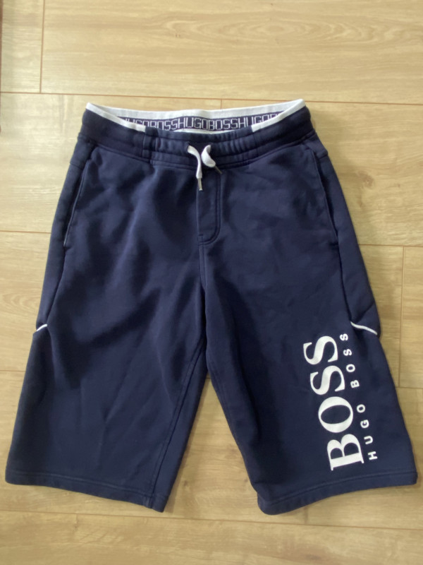 Hugo Boss sorc 14 god - Šorcevi - OLX.ba