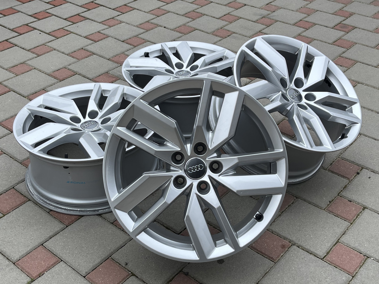 FELGE 18" AUDI S-LINE Q5/SQ5 (A3/A4/A6/Q3/B8/B9/4G/8R) - Felge - OLX.ba