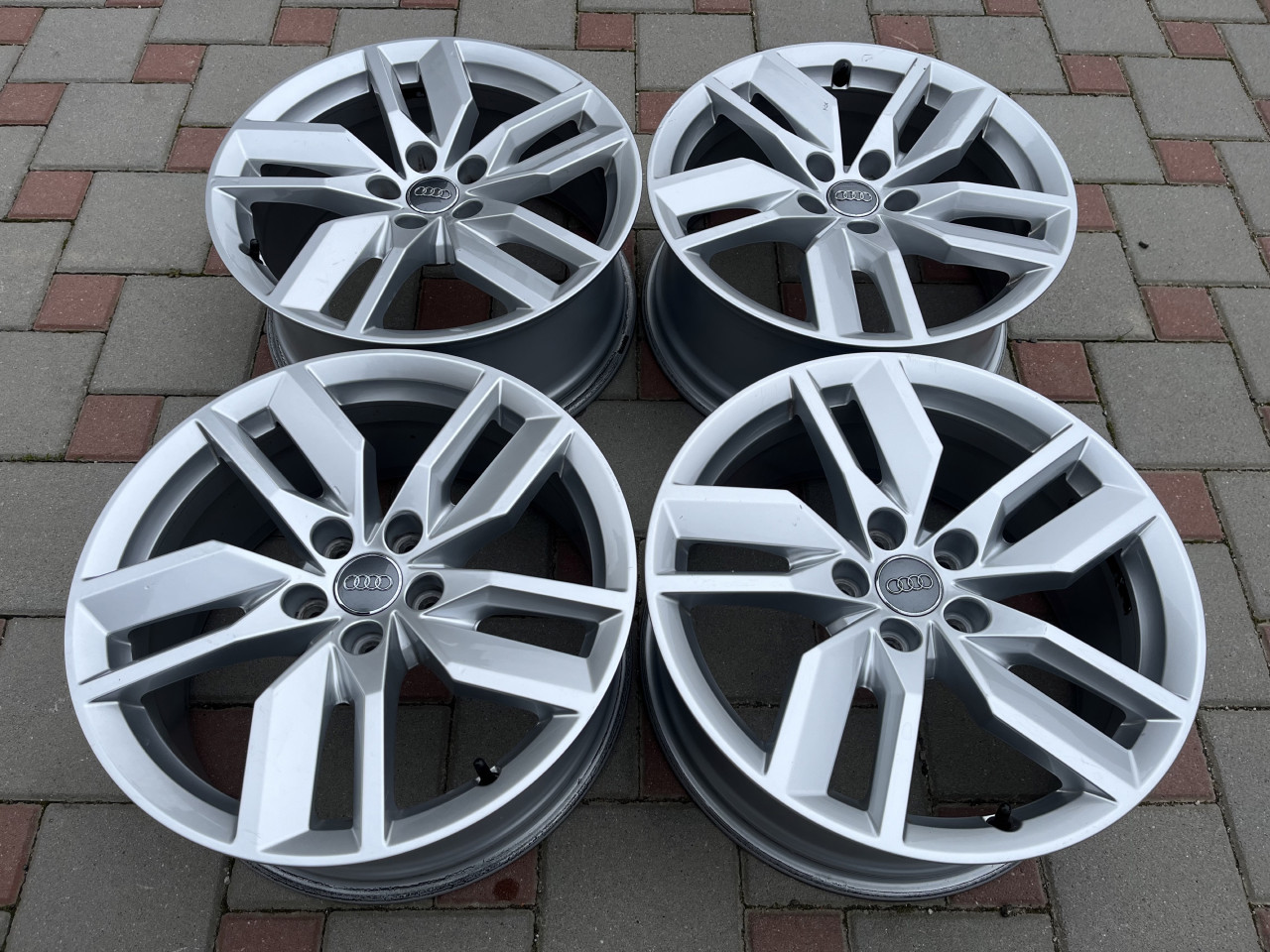 FELGE 18" AUDI S-LINE Q5/SQ5 (A3/A4/A6/Q3/B8/B9/4G/8R) - Felge - OLX.ba