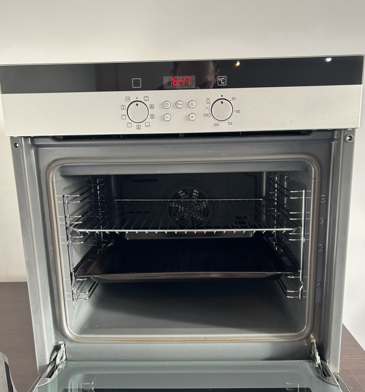 Ugradbena Rerna - Ugradbene ploče i pećnice - OLX.ba