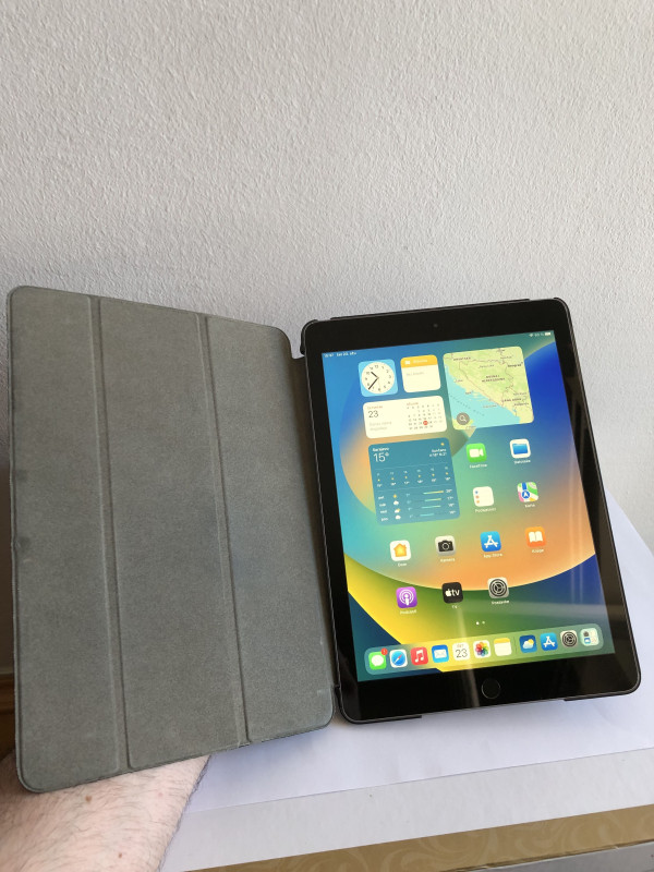 Apple iPad 6 (2018.) 32GB W-Fi Space Gray - Tablet PCs - OLX.ba