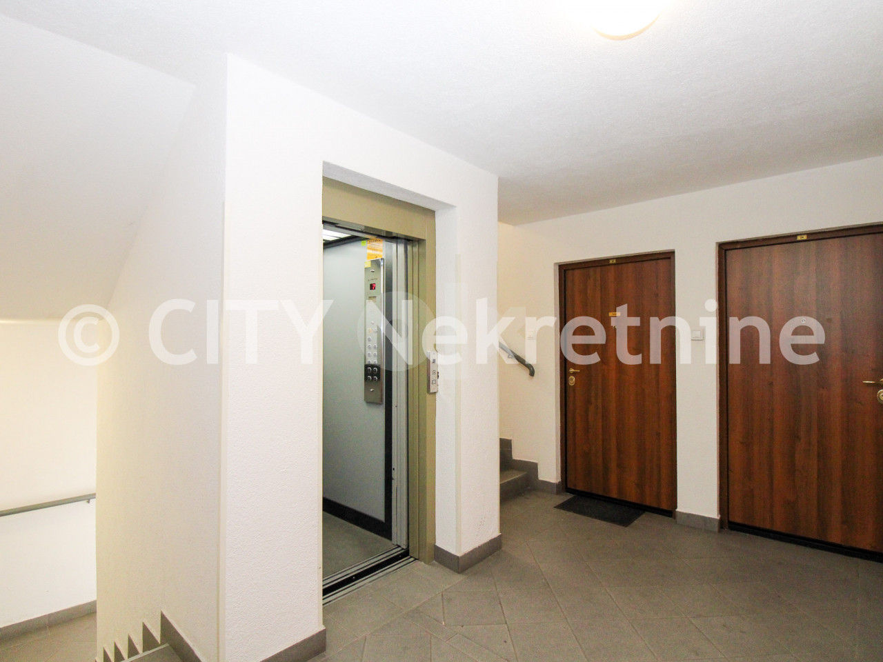 Trosoban stan - Novi Grad - Dobrinja 5 - 60m2 - Stanovi - OLX.ba