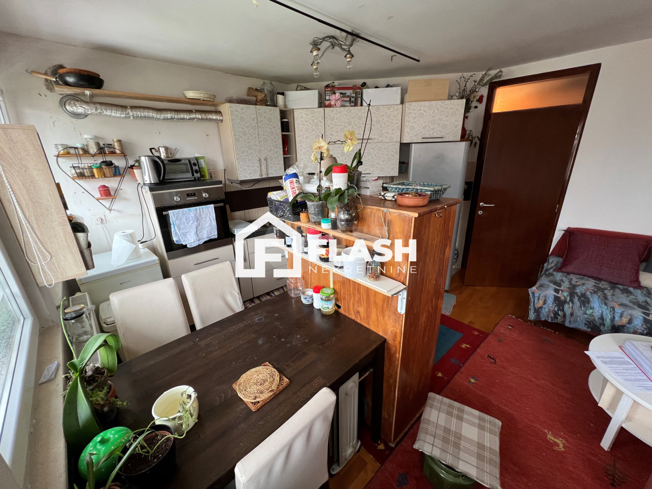 Jednoiposoban stan sa parking mjestom - ZENICA - Centar - Stanovi - OLX.ba