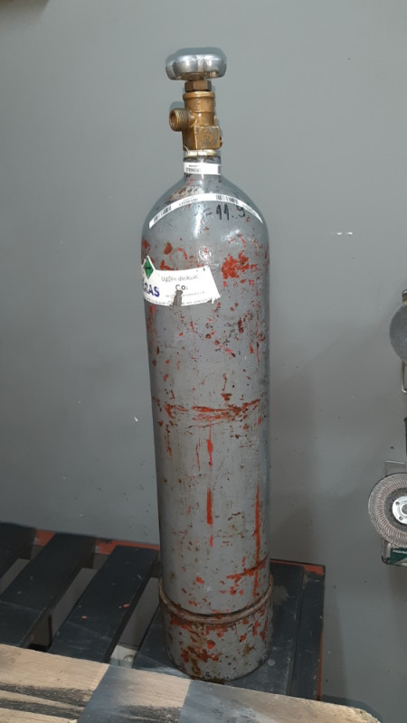 BOCE ZA CO2 5L - Boce i manometri - OLX.ba