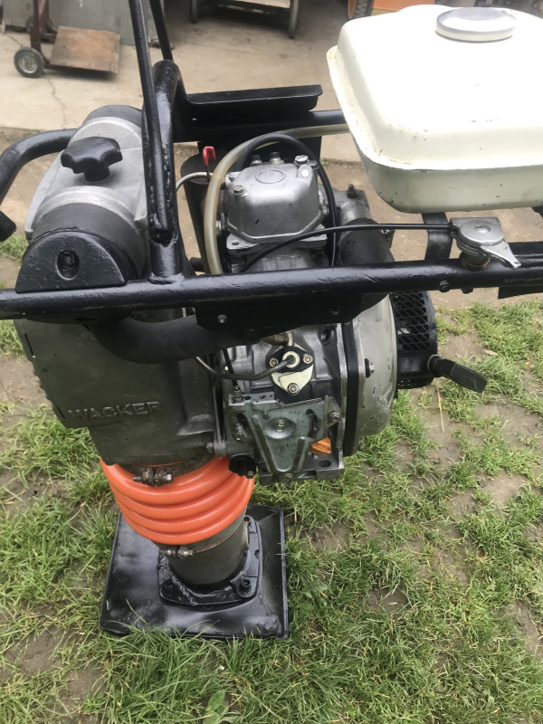 Vibro zaba Wacker DS 72 Dizel - Vibro ploče i vibro nabijači - OLX.ba