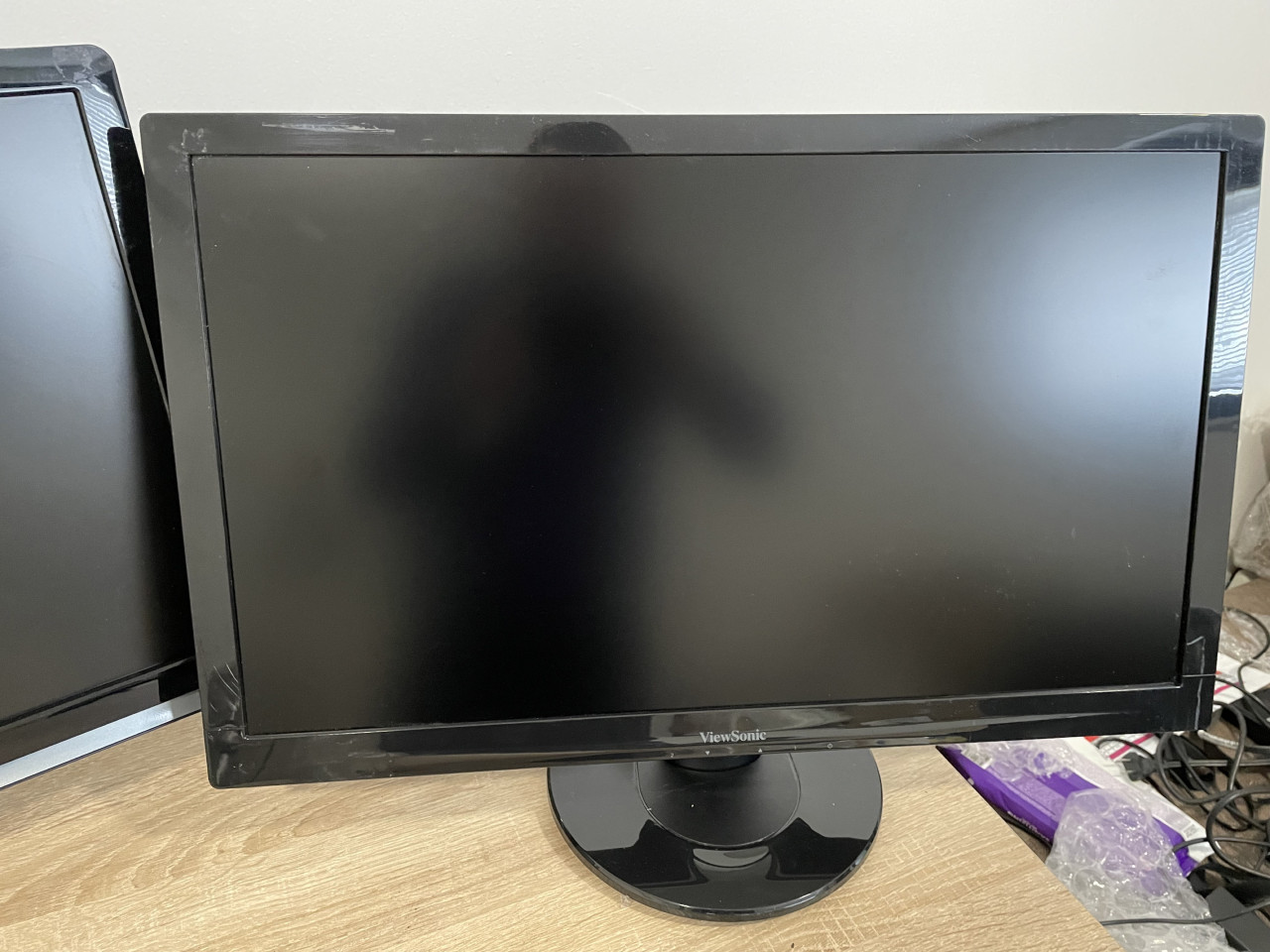 Monitori, vise na stanju - Monitori - OLX.ba