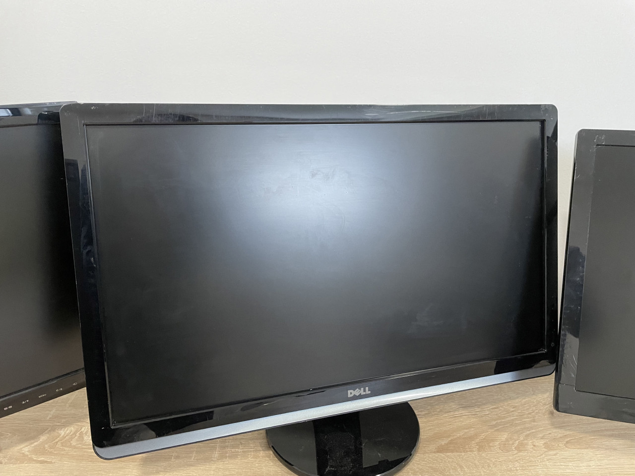 Monitori, vise na stanju - Monitori - OLX.ba